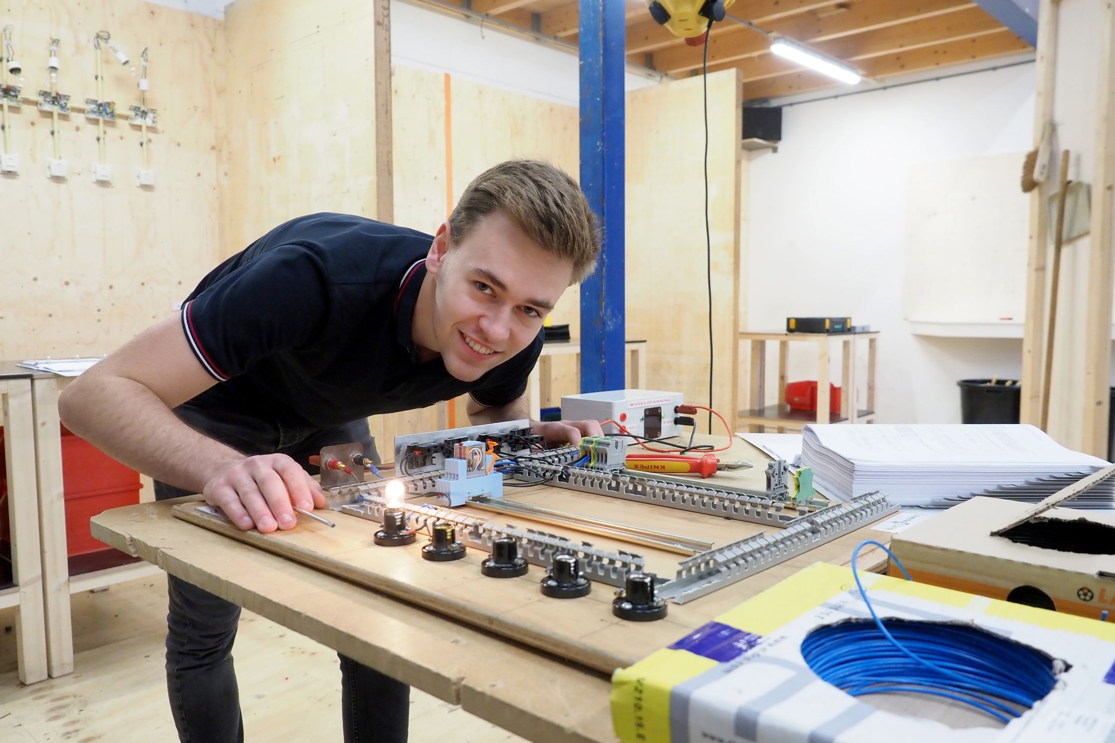 Technicus elektrotechnische installaties in de gebouwde omgeving ...